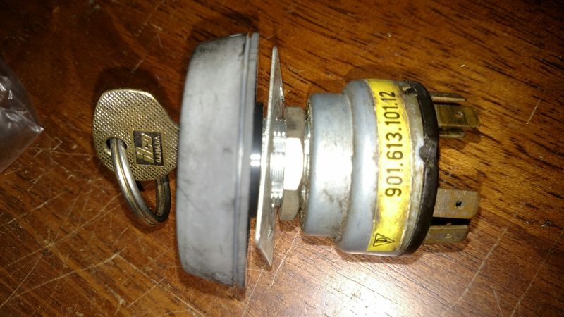 F/S ignition switch 901.613.101.12 - Pelican Parts Forums
