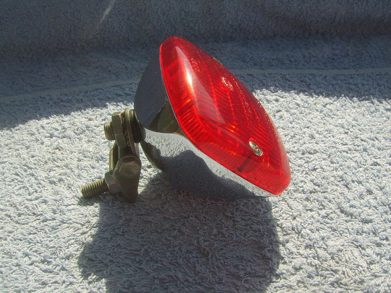 FS: Hella Red Rear Fog Light - Pelican Parts Forums