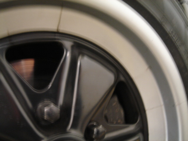 What causes these oil streaks on the rims? - Pelican Parts Forums